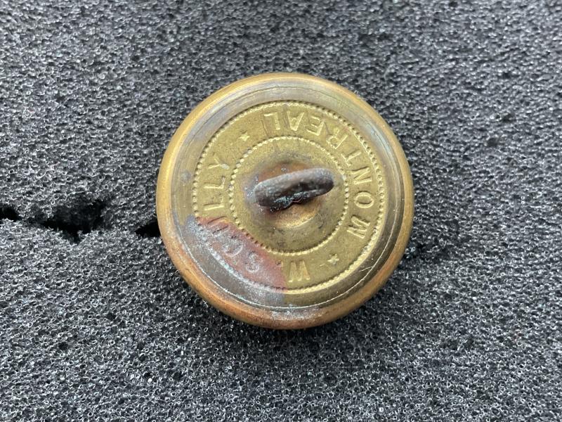 WW1 Royal Canadian Dragoons button by Scully – Gradia Militaria