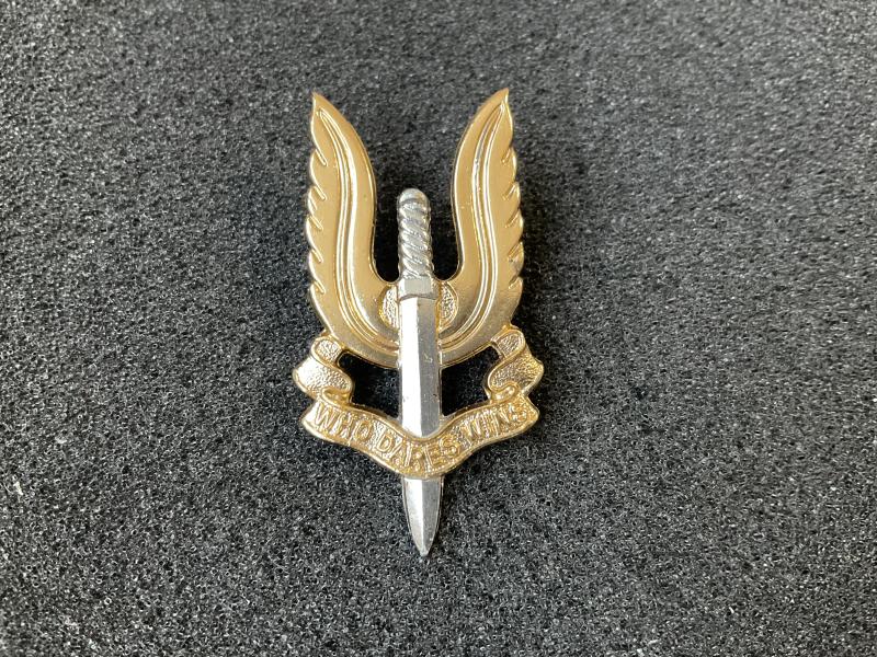 Australian SASR anodised cap badge – Gradia Militaria