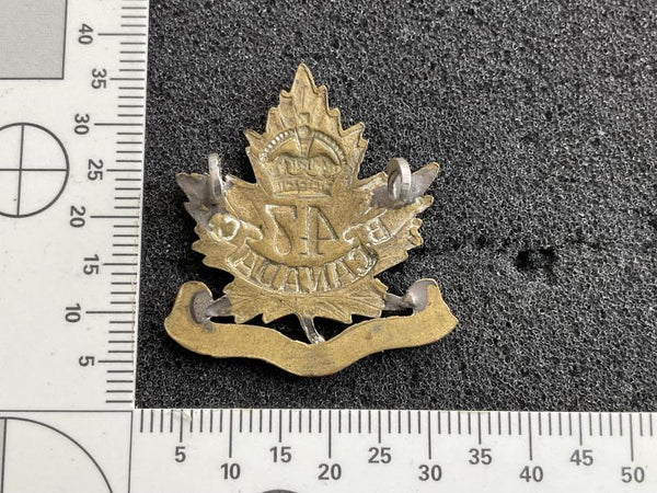 Canadian 47th B.C Westminster Regiment collar badge – Gradia Militaria