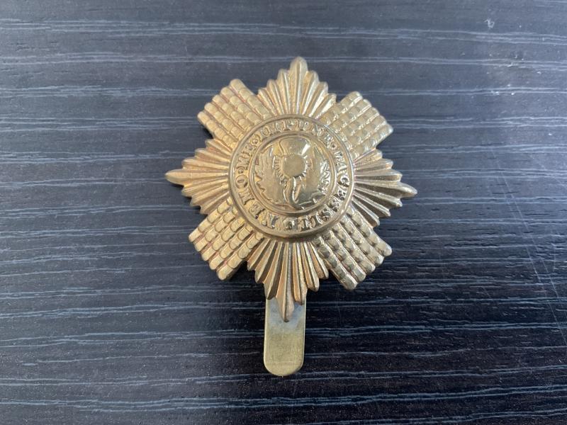 WW1/2 Scots Guards ORs cap badge on rear slider. – Gradia Militaria