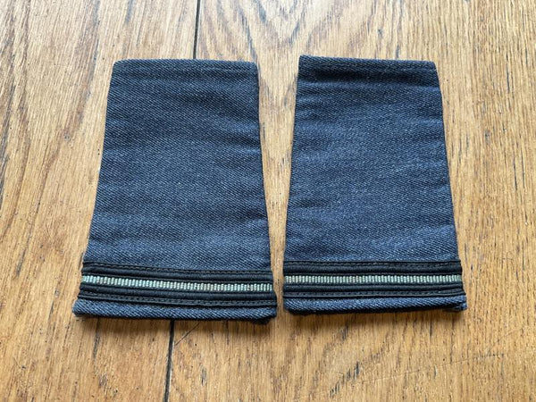 R.AF Flying officers cloth rank slides. – Gradia Militaria