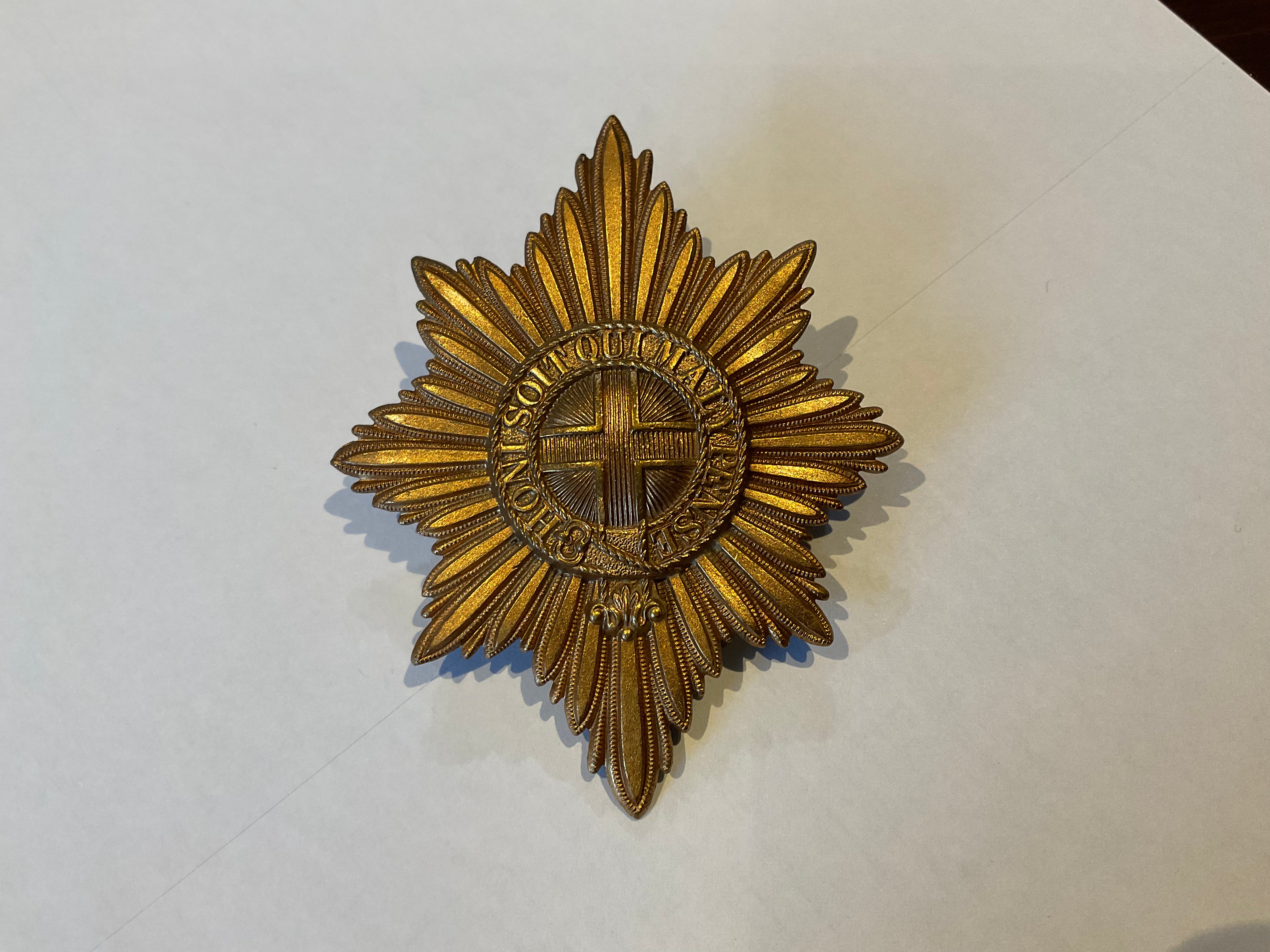 British Army Coldstream Guards ORs Puggaree badge. – Gradia Militaria