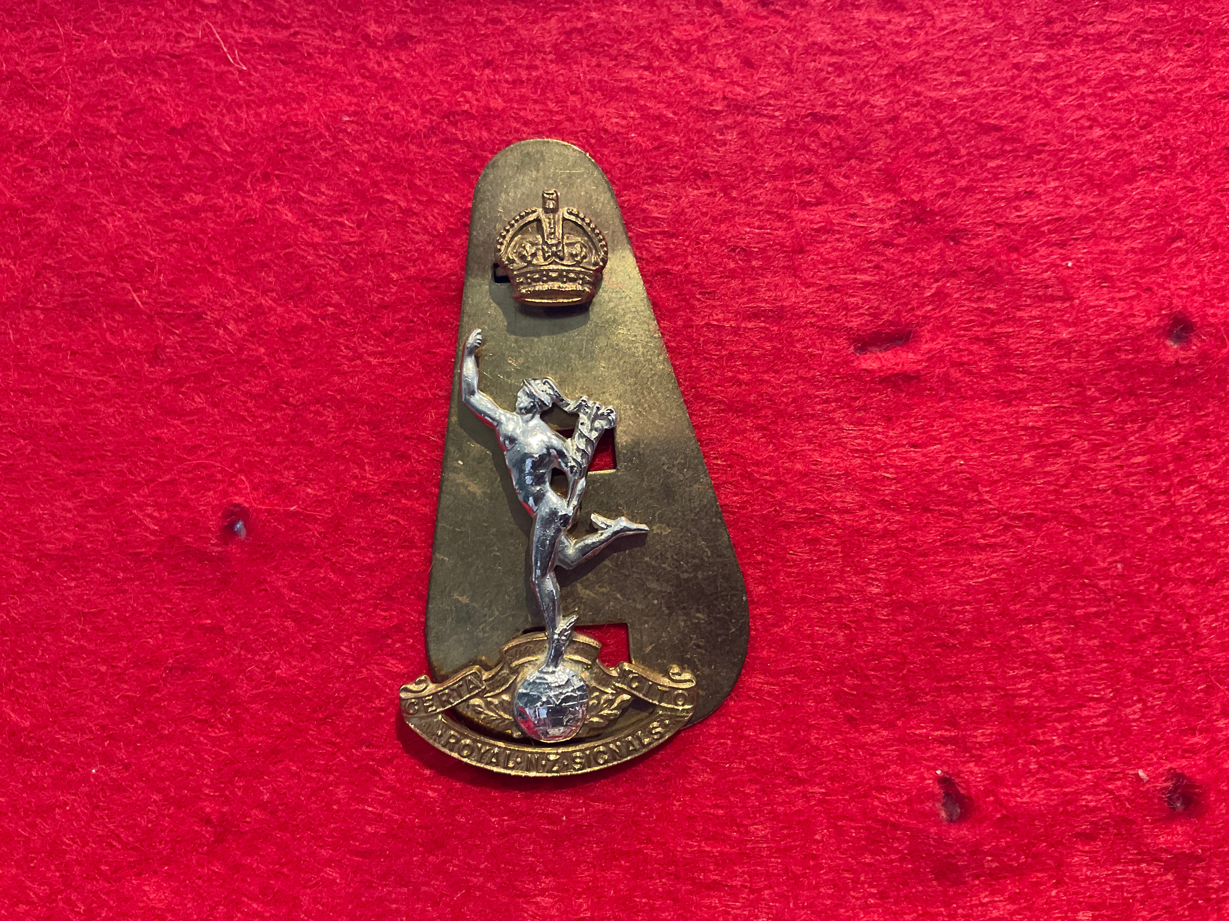 K/C Royal New Zealand Signals cap badge circa 1947-54. – Gradia Militaria